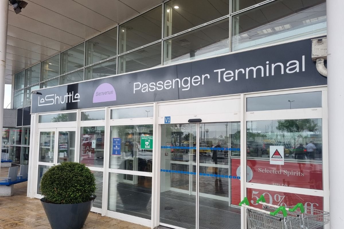 Terminal Eurotunnel Calais : adresse, accès et facilités